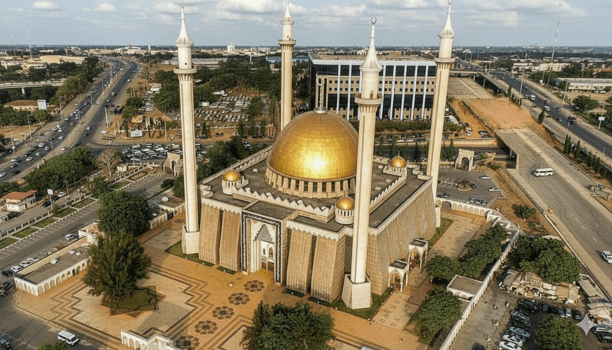 National Mosque Abuja: Visitor Guide & History (2025) | Places in Abuja